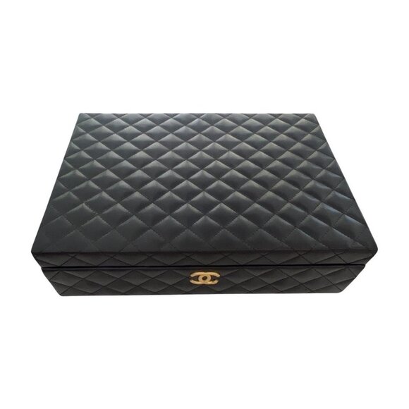 CHANEL | Accessories | Chanel Diamond Pattern Black Gold Cc Logo ...